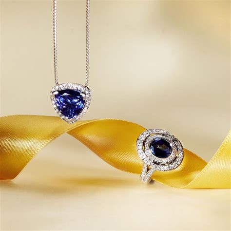 6 86ct Tanzanite 18k White Gold Diamond Halo Pendant Includes 18k Chain