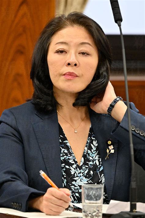 自民党・広瀬めぐみ議員の赤ベンツ不倫、相手はカナダ人有名サックス奏者 直撃に議員は「しょうがない、もう撮られてるんだから」 ライブドアニュース