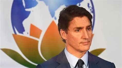 Canada Pm Justin Trudeau Still Stuck In India After Plane Glitch Amar