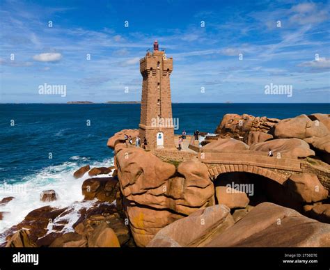 Phare Phare De Men Ruz Ploumanac H Ploumanach Pointe De Squewel