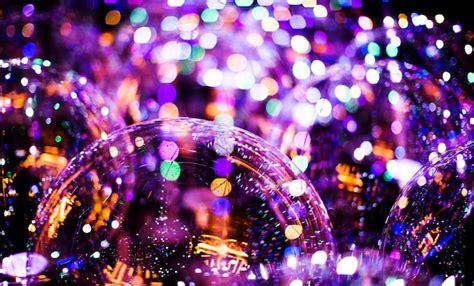 Premium Photo Close Up Of Reflection On Bubble