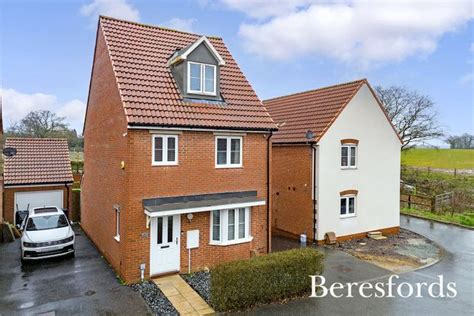 Ainsworth Drive Felsted Cm6 4 Bedroom Detached House For Sale