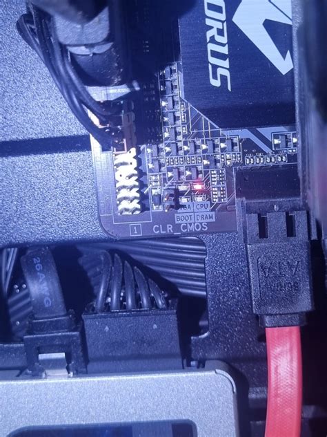 컴퓨터가 안켜져서 메인보드에 Cpu에 빨간불이들어옴니다 지식in