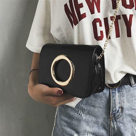 កាបូបandកាតាបថោកៗ