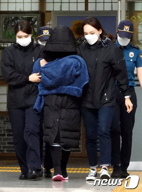 을왕리 음주운전 사고 가해자 구속심사 출석 패딩으로 꽁꽁 감춘 얼굴