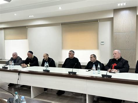 ინტერრელიგიურმა სათათბირომ სამების ტაძარში მომხდართან დაკავშირებით