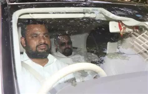 බොලිවුඩ් තාරුකා යුගළ රන්බීර් හා ආලියාගේ විවාහය අද