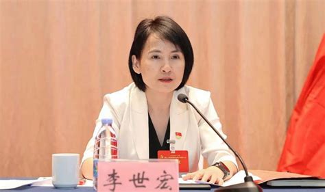 四川首家全国性寿险迎首位 女掌门”！70后李世宏跨界履新，董事长任职资格获批