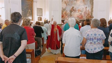 Ariccia Accoglie Il Nuovo Parroco Don Antonio Salimbeni Partecipata
