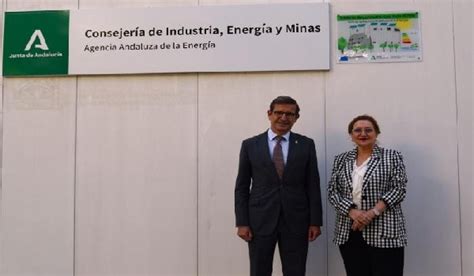 La Agencia Andaluza De La Energía Reduce A La Mitad Su Factura