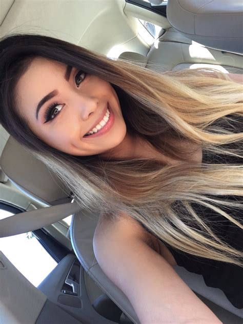 HENTAIVY On Twitter How I Look When I Go Out With Friends Vs How I Look When I M Chillin