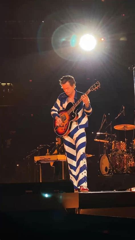 Harry Styles ~ Concert Outfit New York N1 In 2022 Harry Styles