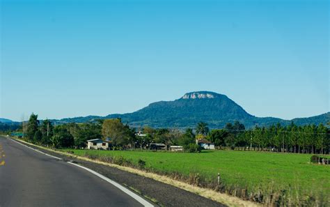 Cerro Botucaraí Se aventure no ponto mais alto isolado do RS