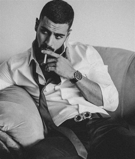 Pin On شباب رمادي Man Smoking Photography Poses For Men Men Photography