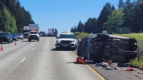 Driver Hits Barrier Rolls Car On I 5 South Backing Up Traffic The
