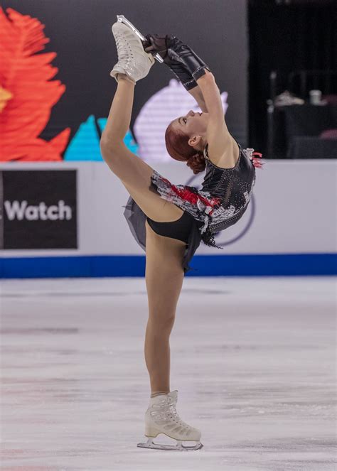 Голая Александра Трусова
