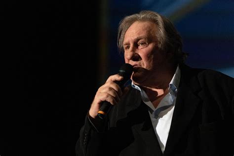 Affaire Gérard Depardieu Emmanuel Macron Dénonce Une Chasse à Lhomme
