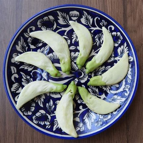 Agathi Poo Poriyal Vegetable Hummingbird Stir Fry From Tamilnadu The World Through My Eyes