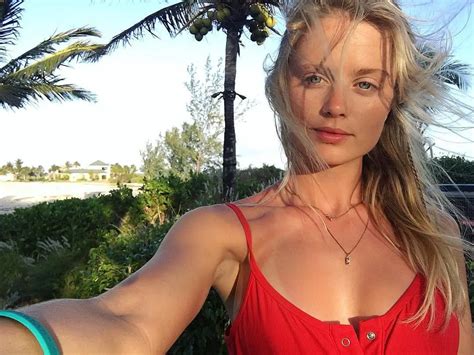 Allison Holton Scrolller