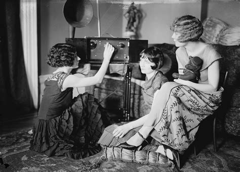 Les Années Folles Rétrospective Dun Monde En Mouvement Léléphant