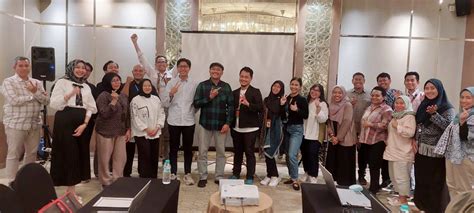 Uji Coba Aplikasi Assemblr Edu Untuk Pembelajaran Guru Informatika