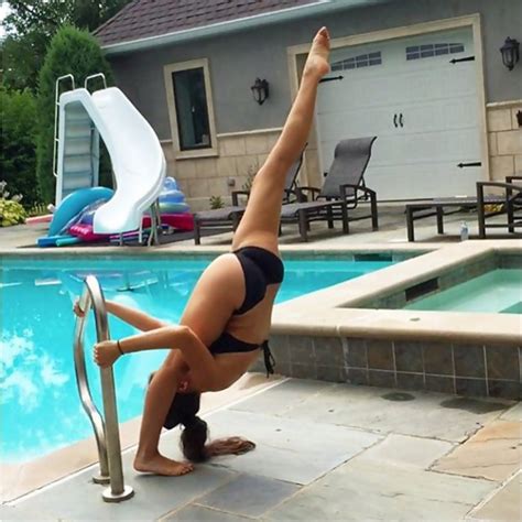 Acrobatic Girls Doing Amazing Stunts Pic Of 46