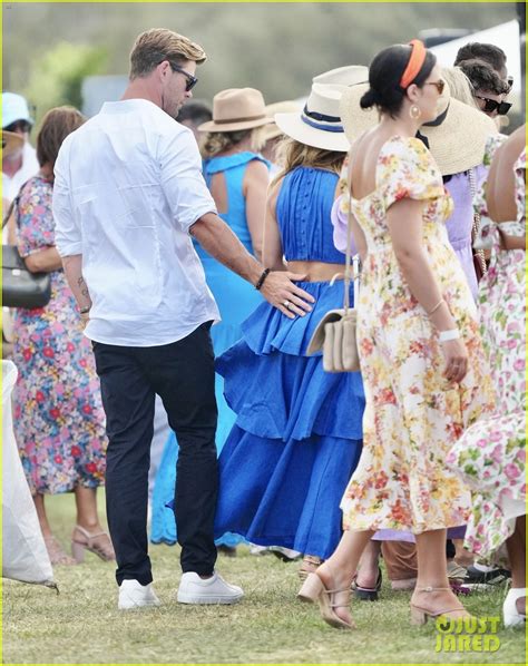 Chris Hemsworth And Elsa Pataky Couple Up At Magic Millions Yearling Sale Ahead Of Race Day Photo