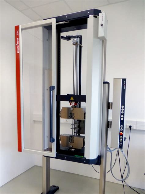 Static Material Testing Machine