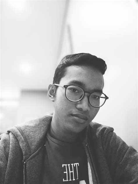 Hennry Syahreza Medium