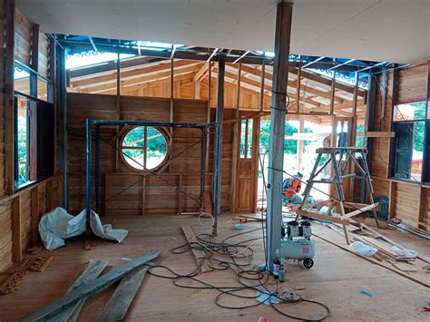 สมชาย ก่อสร้าง บ้านไม้ก็รับทำครับเป็นทีมงานช่างสมชาย