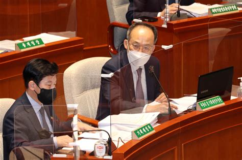 추경호 “1029참사 유가족 지원 시 예비비 검토할 것”