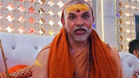 समाज को बांटने की साजिश हो रही भागवत के बयान पर अयोध्या के महंत और शंकराचार्य का तंज Mahant