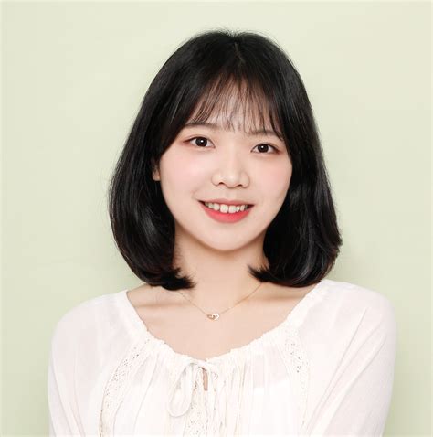 About Hyeonjeong Shin