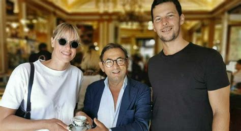 Federica Pellegrini e Matteo Giunta caffè al Gambrinus di Napoli
