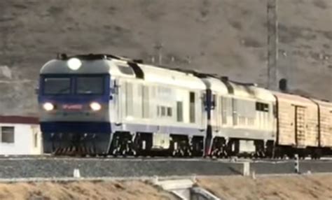平行世界捏车 19 DF11D型准高速高原客运机车 哔哩哔哩