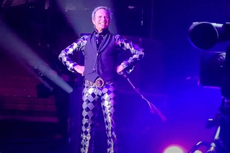 Flashback David Lee Roth Sings ‘jump At Possible Final Solo Concert Rolling Stone