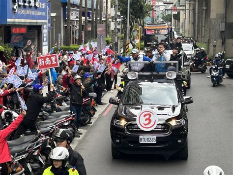 侯友宜前進中和車掃 喊集中選票投侯康配