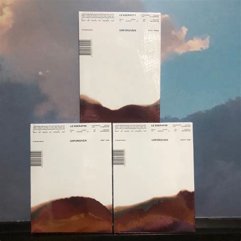 LE SSERAFIM 1st Studio Album UNFORGIVEN Photobook ver อลบม