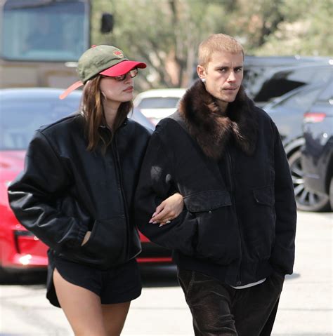 Justin Bieber Posted Loved Up Pics With Hailey On His New Instagram Handle Glamour