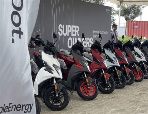 Simple Energy Begins Deliveries Simple One Electric Scooter Shifting