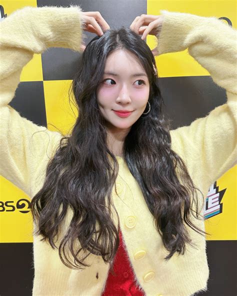 나 요즘 이 포즈 푹 빠져버려따네 개콘 본방사수 할 사람 여기 여기 붙어라~~👍🏻👍🏻👍🏻 내 사랑을 여러분들께 전달~~🥰