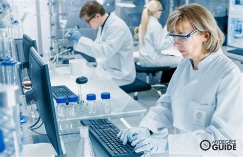 13 Best Online Masters In Genetics Programs [2025 Guide]