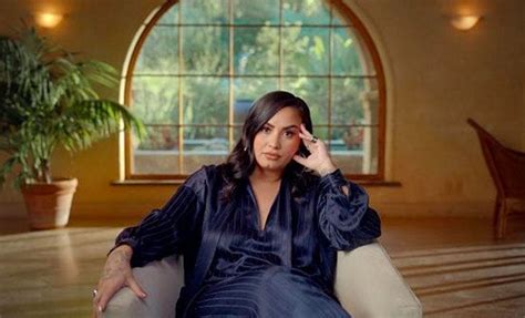 Like Demi Lovato These Celebs Also Identify Their Gender As Non Binary