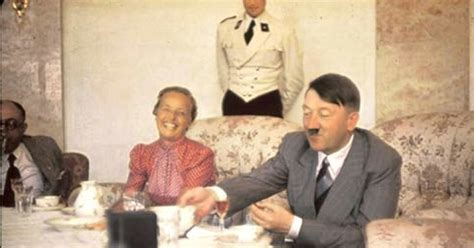 히틀러 저택 사진 60여년 만에 공개 호화로운 꽃 장식