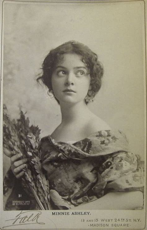 Resultado De Imagem Para Wanita Cantik Jaman Dulu Potret Vintage