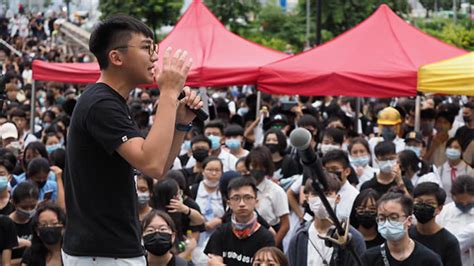 香港眾志賣口罩自救惹官非 海關突拘捕副主席鄭家朗 RFA 自由亞洲電台粵語部