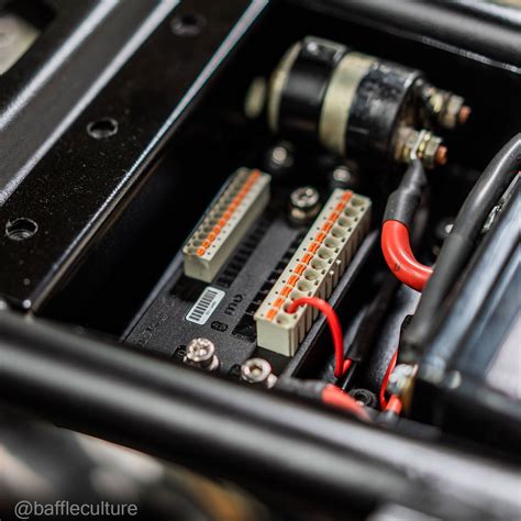 Mounit Blue The Innovative Configurable Control Unit For Vehicle Electrics