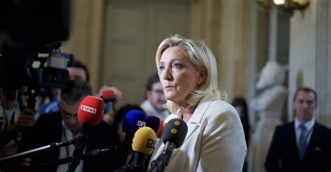 Nanterre Marine Le Pen Critique Limprudence Demmanuel Macron Lopinion