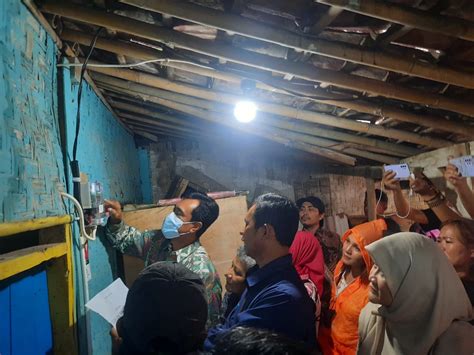 1 678 Rumah Tangga Tak Mampu Di Kabupaten Sukabumi Dapat Bantuan Pasang