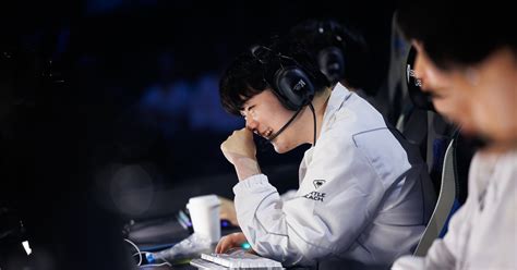 캐니언 김건부 롤드컵 T1 전 발전하지 않으면 힘들 듯